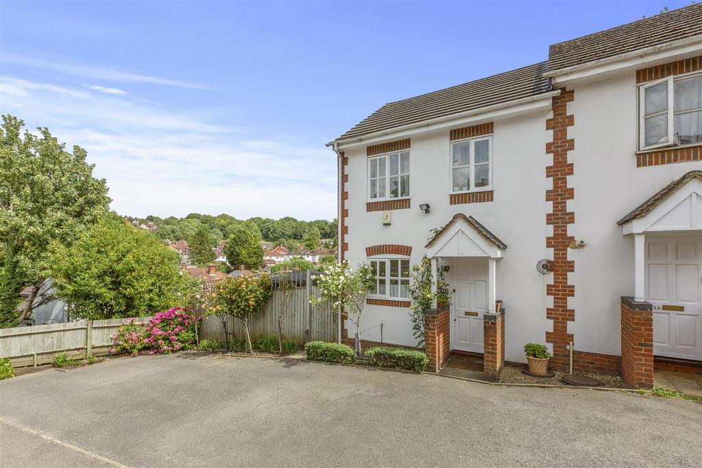 Totteridge Road, High Wycombe HP13 2 bed semi-detached house for sale ...
