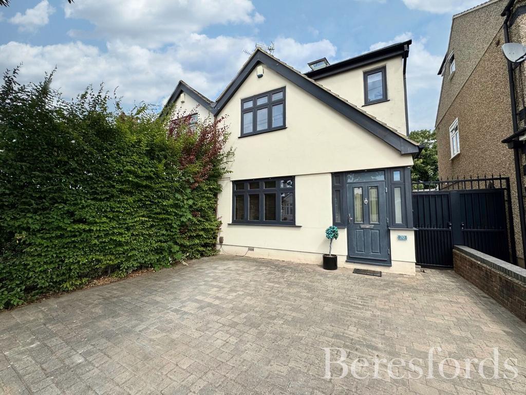 Stanley Road, Hornchurch, RM12 4 bed semi-detached house for sale - £ ...