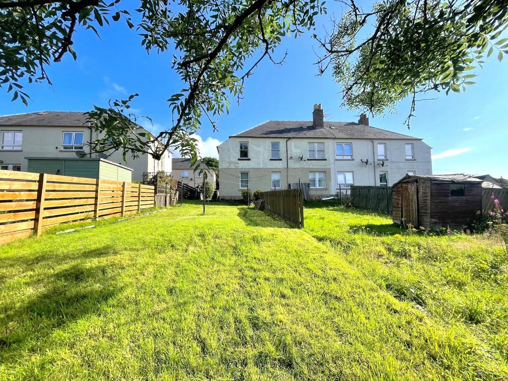 11 Viewfar Road, Milnathort, KY13 3 bed flat - £105,000
