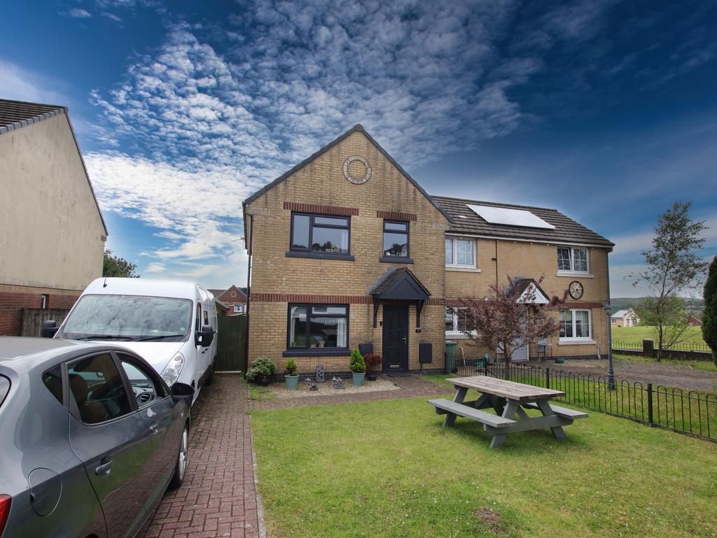 Capel Farm, Tonyrefail, CF39 8AD 3 bed semi-detached house for sale - £ ...