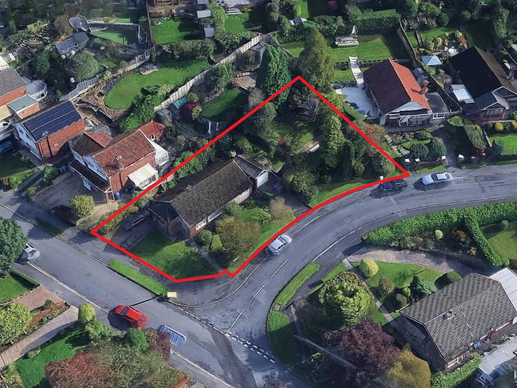 Blackthorne Road, Gee Cross, Hyde 3 bed detached bungalow - £335,000