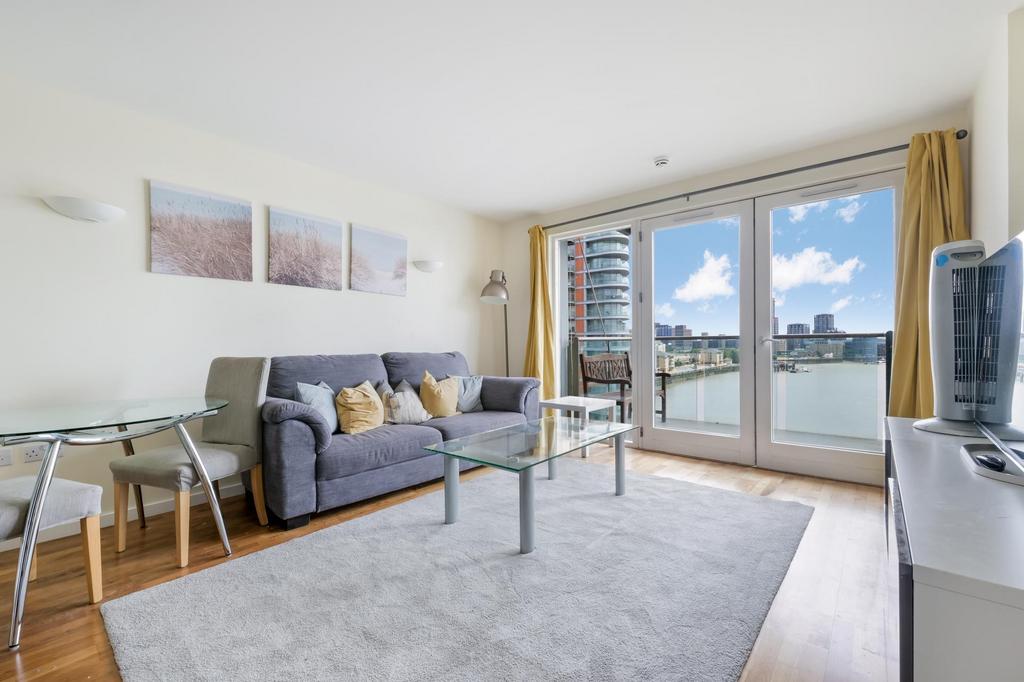 New Providence Wharf, Fairmont... 1 bed apartment - £2,197 pcm (£507 pw)