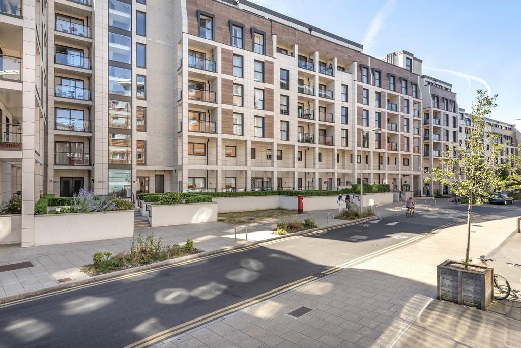 Skerne Road, Kingston Upon Thames... 1 bed flat to rent - £1,950 pcm (£ ...