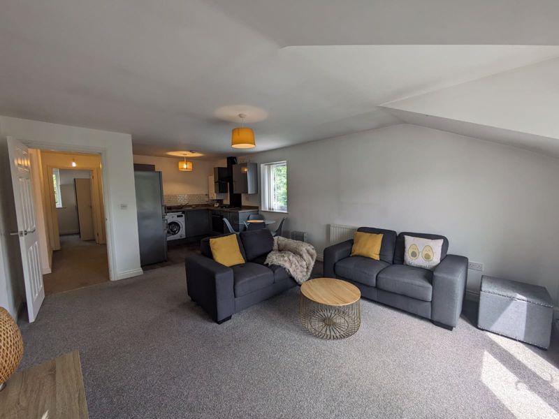Hendal Rise, Wakefield 2 bed apartment to rent - £800 pcm (£185 pw)