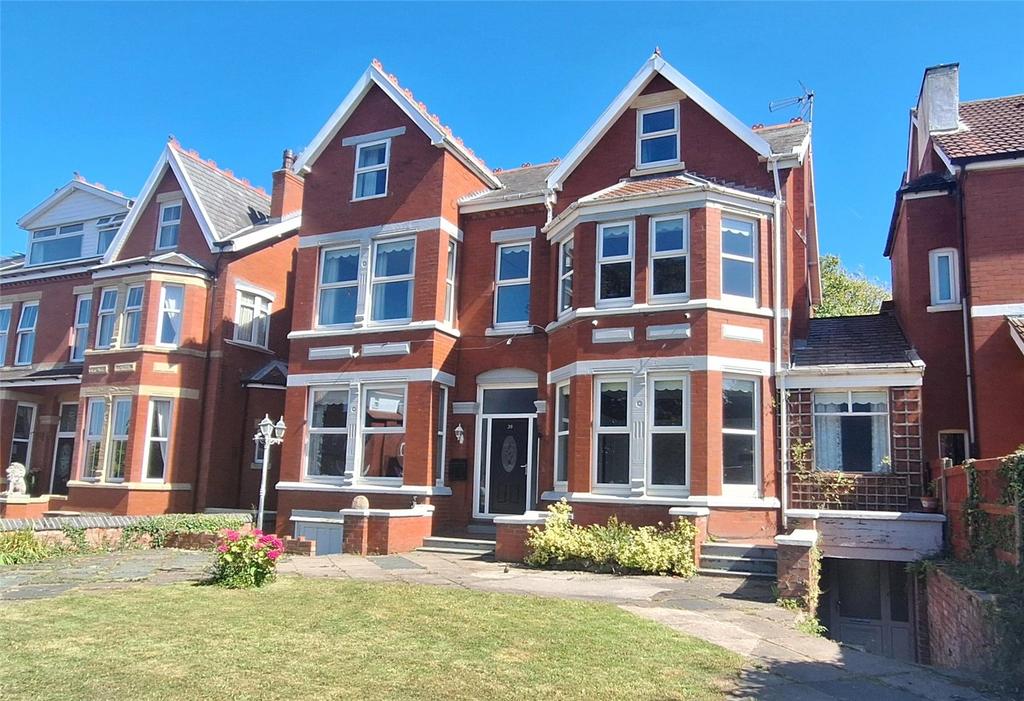 Lathom Road, Southport, Merseyside, PR9 10 bed detached house - £370,000