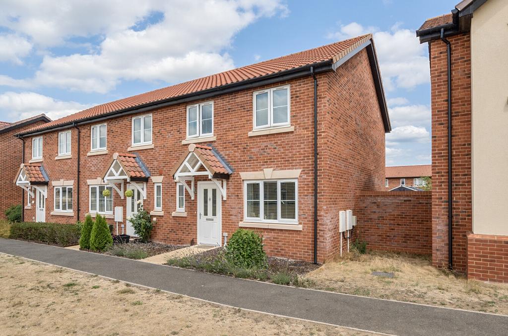 Lizards Way, Beck Row, IP28 3 bed end of terrace house for sale - £140,250