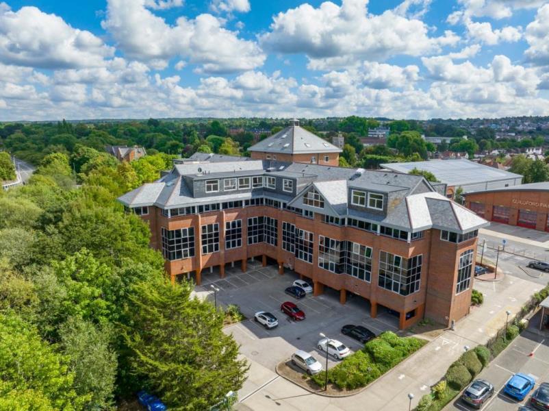 Liongate House, Guildford GU1 1 bed flat - £1,500 pcm (£346 pw)