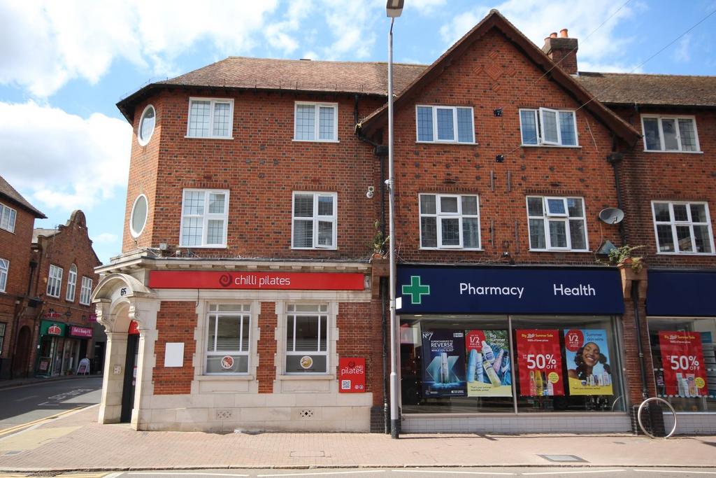 Packhorse Road, Gerrards Cross SL9 2 bed apartment - £1,400 pcm (£323 pw)