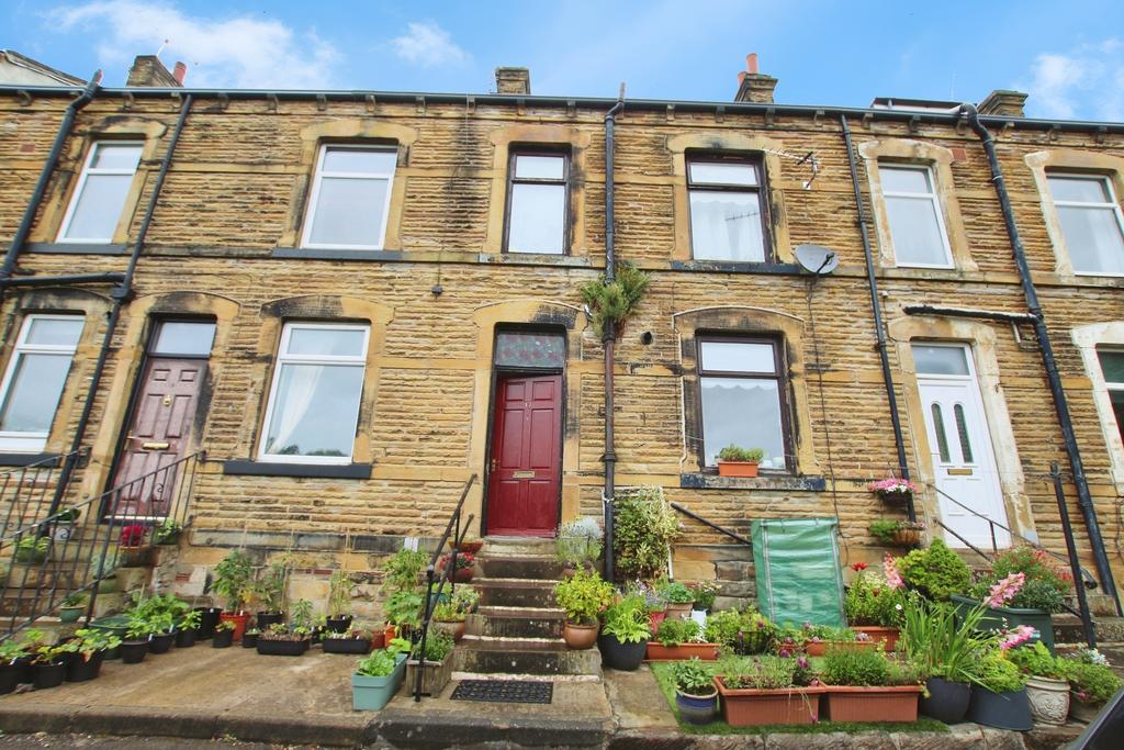 Bank Terrace, Morley, LS27 2 bed terraced house - £135,000