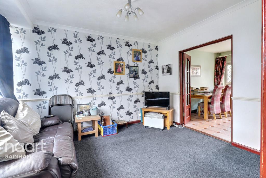 Upminster Road South, Rainham, RM13 9BE 2 bed terraced house - £375,000