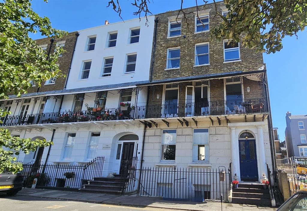 Albion Place, Ramsgate 2 bed apartment - £1,000 pcm (£231 pw)