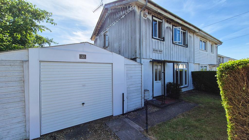 Bland Road, Leicester LE3 3 bed semi-detached house - £100,000