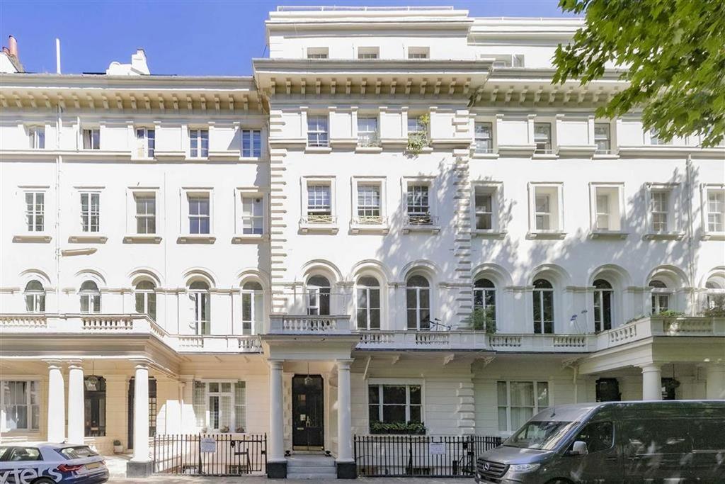 Westbourne Terrace, London W2 2 bed flat to rent - £3,250 pcm (£750 pw)
