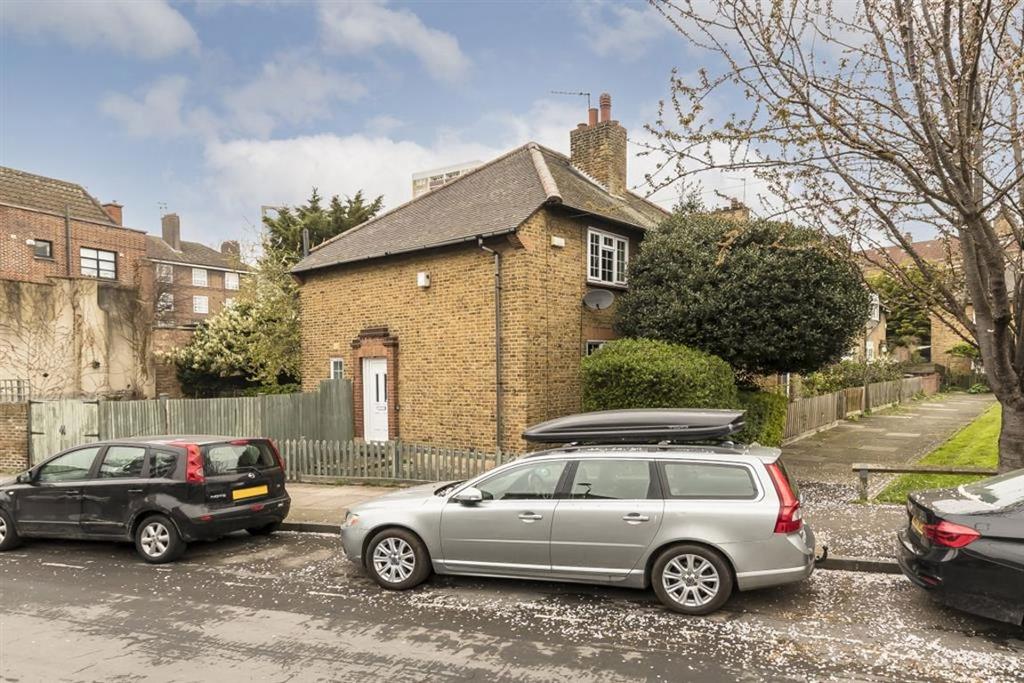 Roan Street, London SE10 2 bed house to rent - £2,200 pcm (£508 pw)