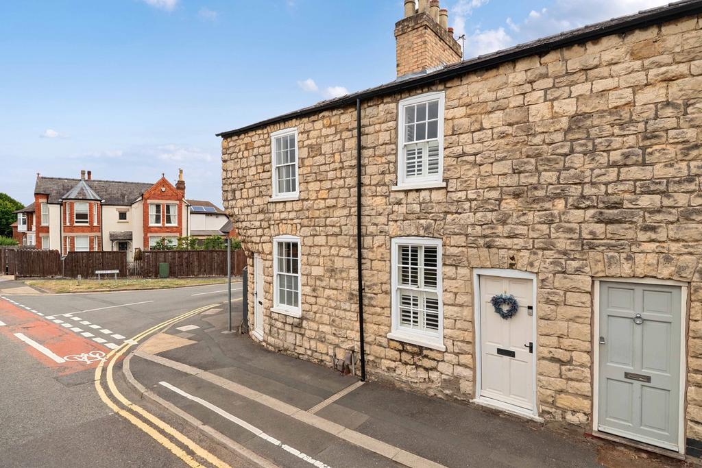Nettleham Road, Lincoln... 2 bed terraced house for sale - £190,000