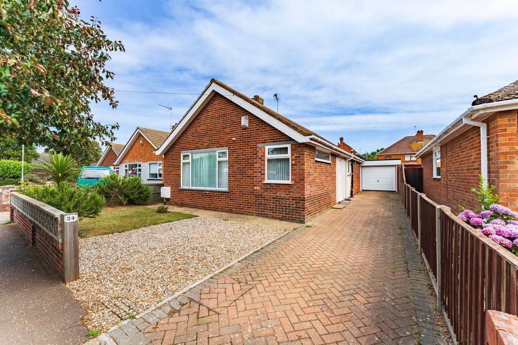 Gresham Close, Gorleston 3 bed detached bungalow for sale - £295,000