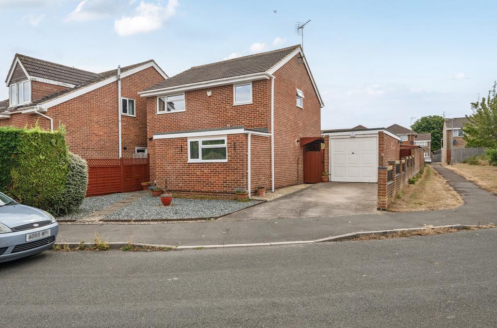 Windermere, Liden, Swindon, SN3 3 bed detached house - £350,000