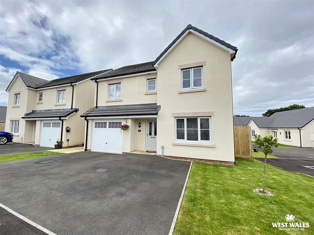 Gerddi Lingfield, Whitland 4 bed detached house for sale - £350,000
