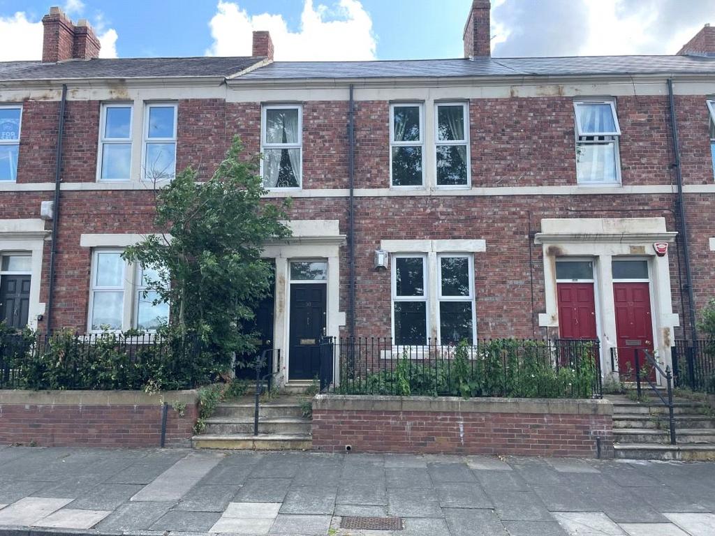 Bensham Crescent, Gateshead, Tyne and... 2 bed apartment for sale - £65,000