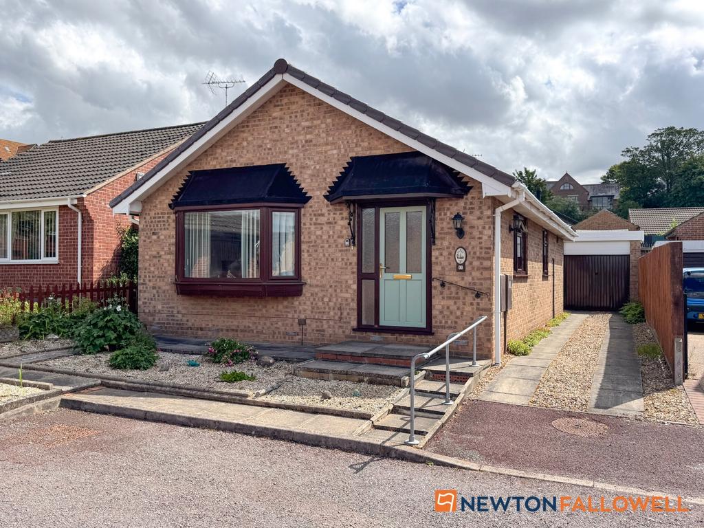 Old Mill Crescent, Newark NG24 3 bed detached bungalow for sale - £190,000