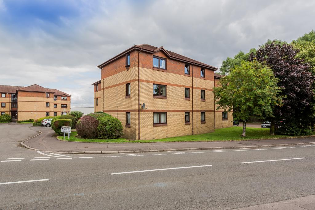 23D Stonefield Green, Lochfield Road... 3 bed flat - £135,000