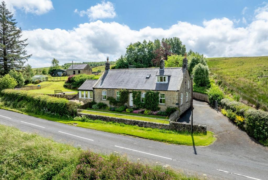 Hexham NE48 3 bed detached bungalow for sale - £475,000