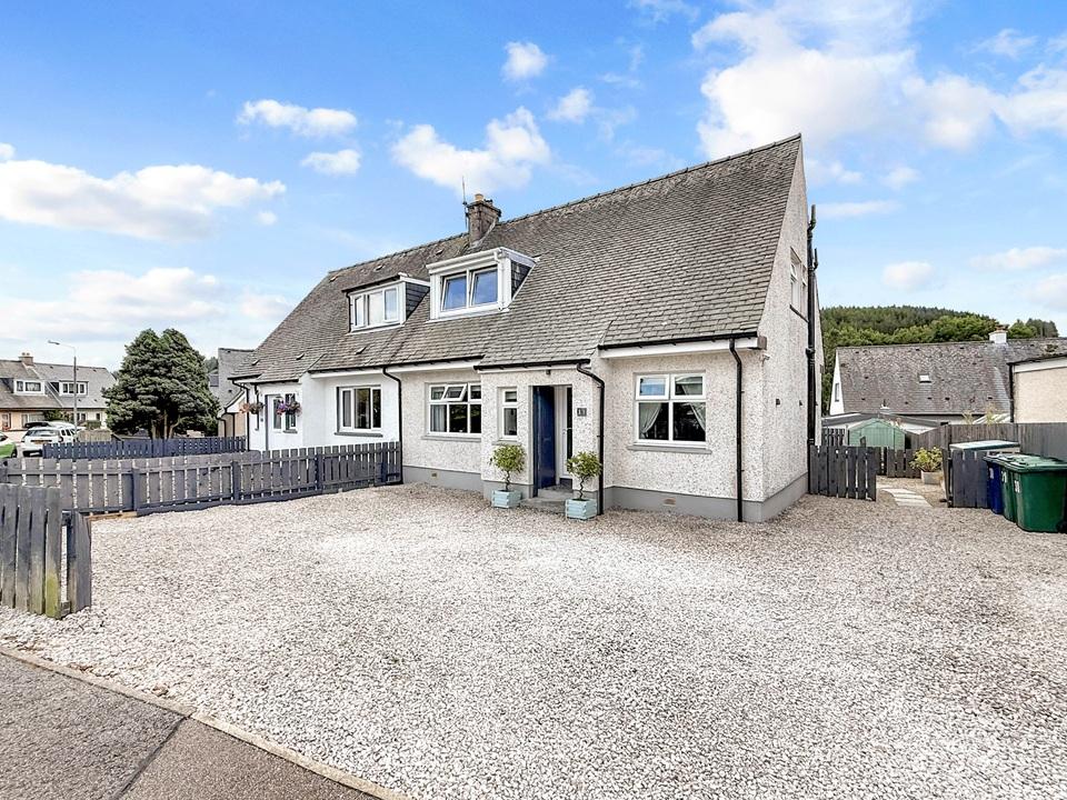 31 Lorn Road, Dunbeg, Argyll, PA37... 3 bed semi-detached house - £220,000