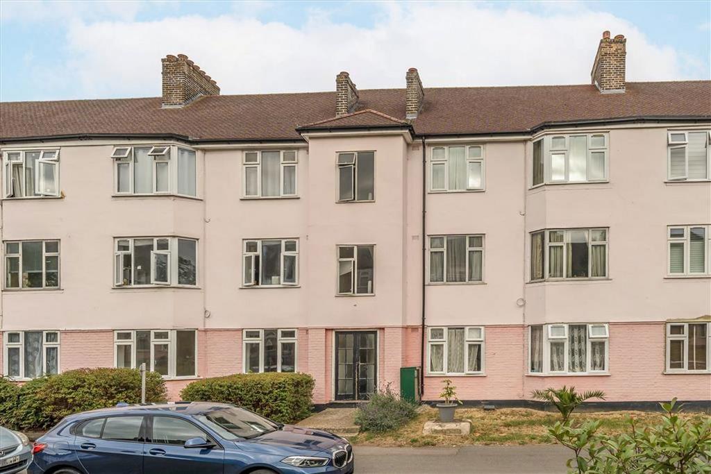 Chinbrook Road, London SE12 2 bed flat - £1,800 pcm (£415 pw)