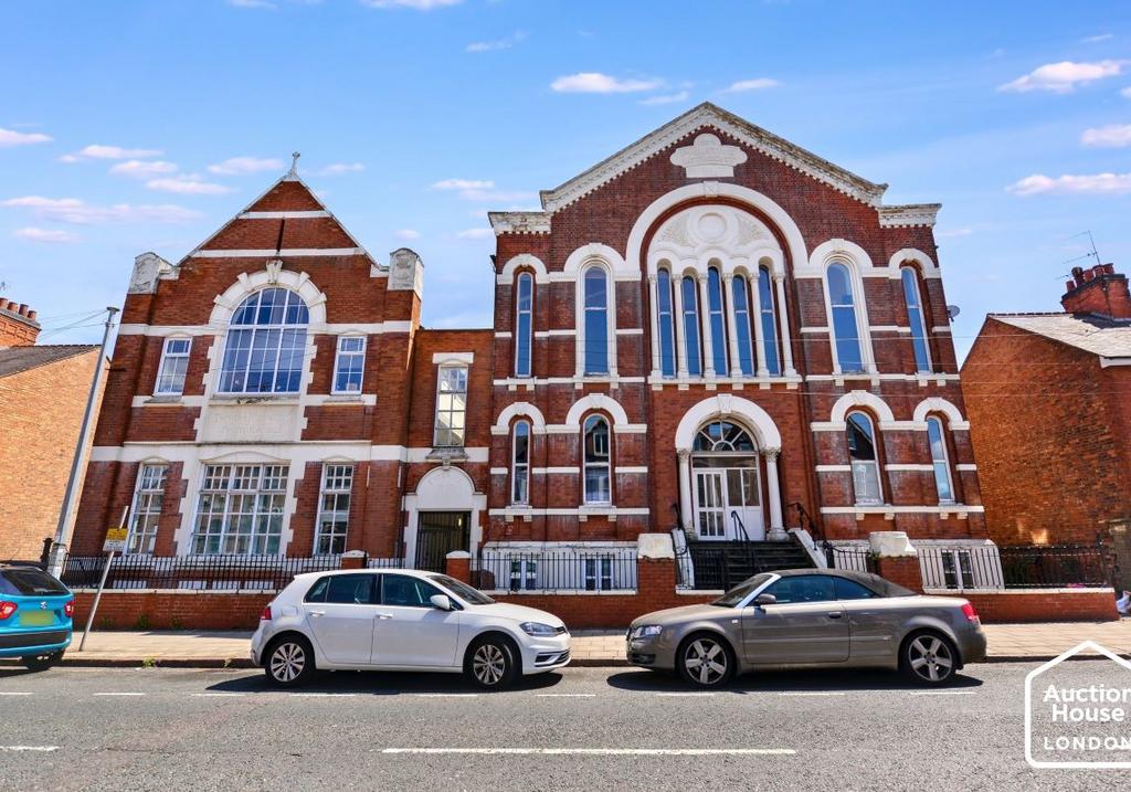 22 St. Nicholas Apartments, 140B... 2 bed flat - £80,000