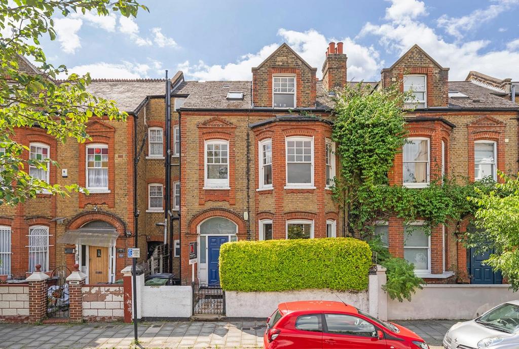 Trent Road, SW2 2 bed flat for sale - £600,000