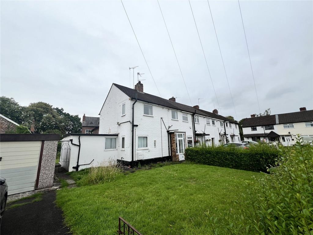School Road, Handforth 2 bed property with land - £350,000