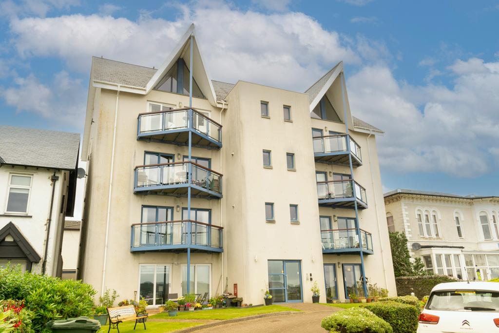 Sands Court, Alexander Parade... 2 bed flat for sale - £210,000