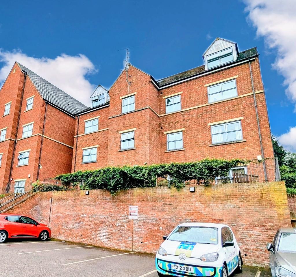Moorgate View, Rotherham 2 bed apartment for sale - £150,000