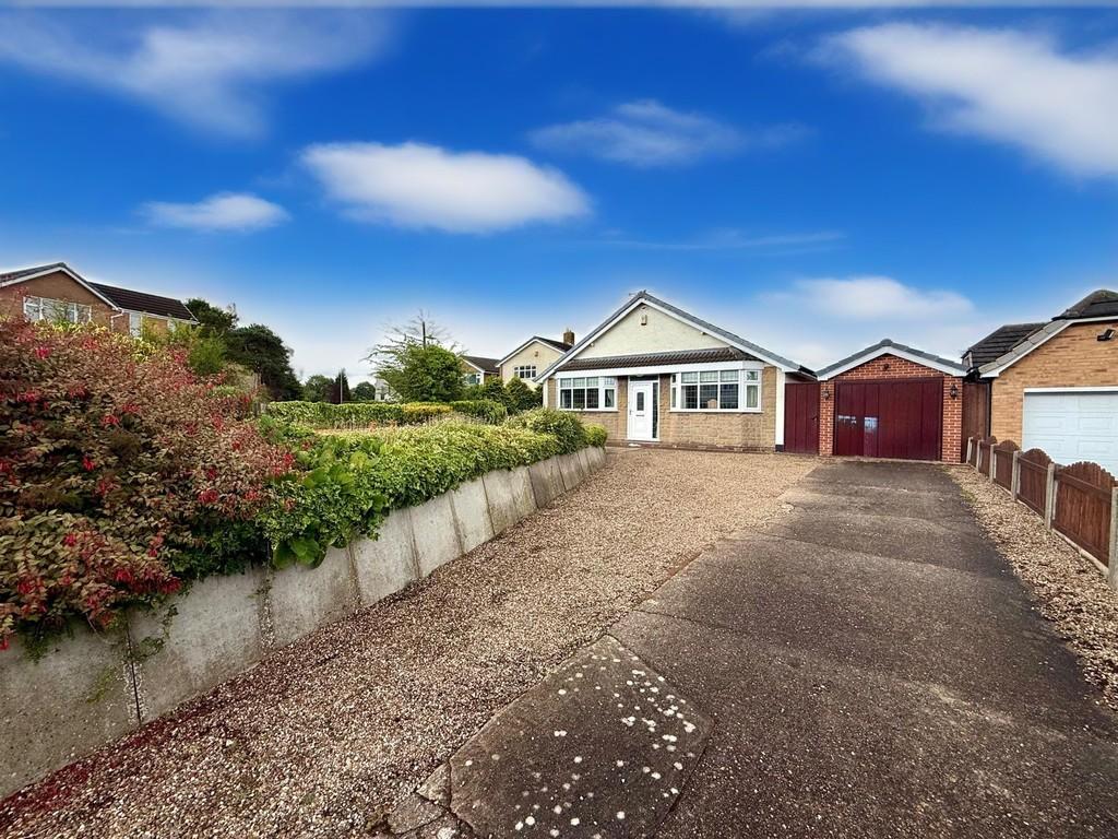 Berry Hill Road, Mansfield 2 bed detached bungalow for sale - £350,000