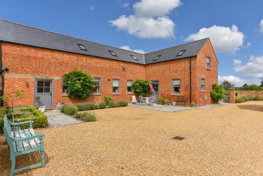 Little Brington, Northampton 4 bed barn conversion for sale - £975,000