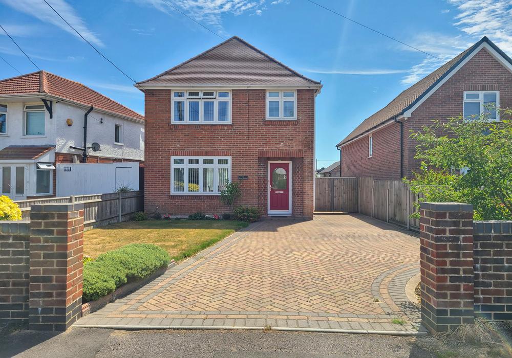 Testwood Lane, Totton SO40 3 bed detached house - £450,000