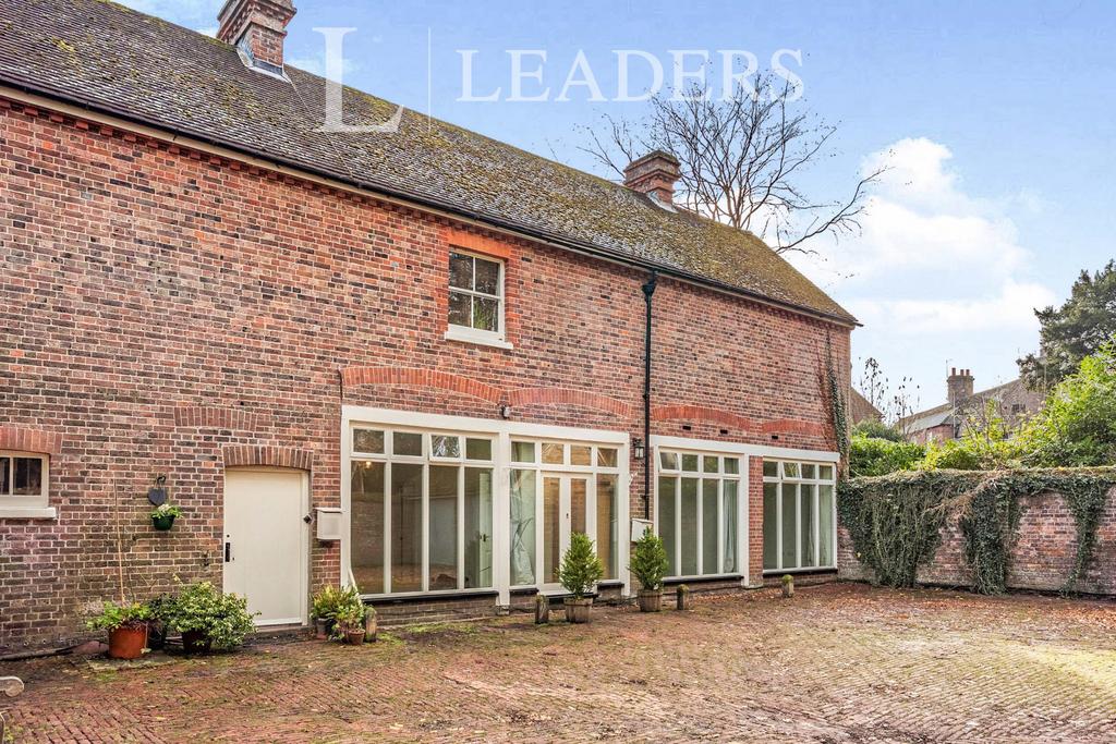 Haywards Heath Road, Balcombe 2 bed apartment - £1,350 pcm (£312 pw)