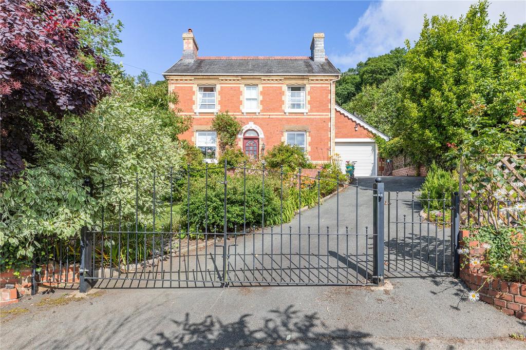 Woodlands Road, Llanidloes, Powys, SY18 3 bed detached house for sale ...