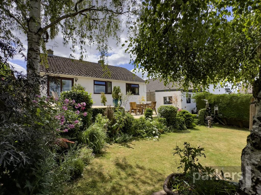 New Yatt Road, North Leigh, Witney... 3 bed bungalow - £650,000