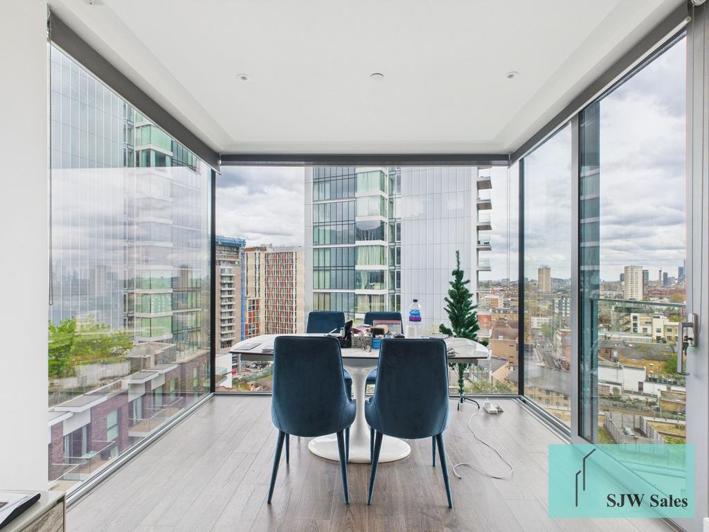 Piazza Walk, London E1 1 bed apartment - £3,400 pcm (£785 pw)