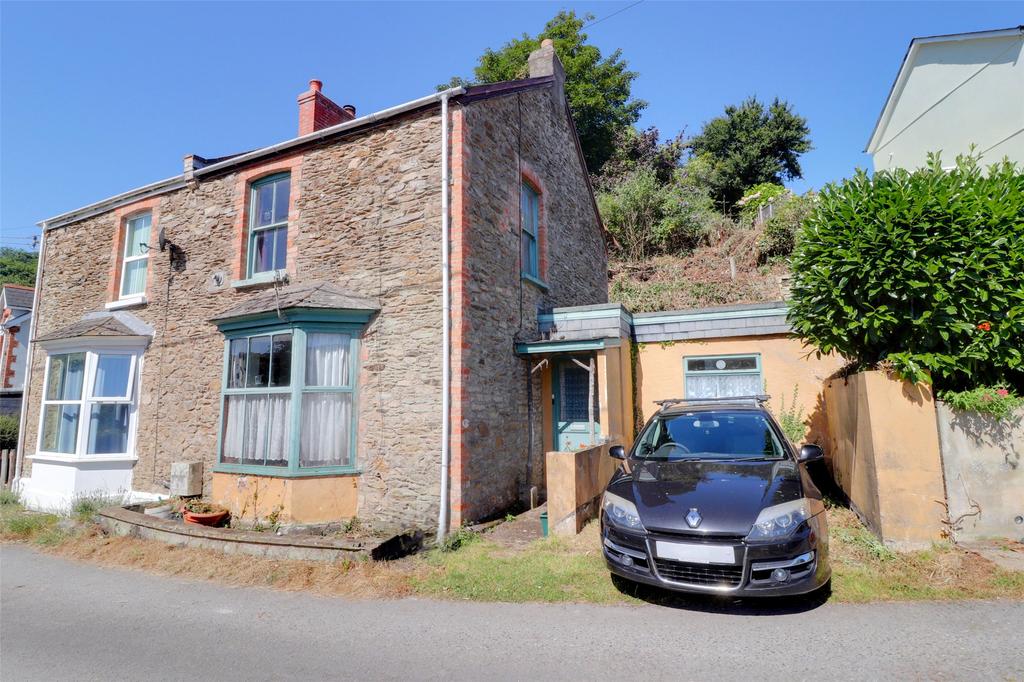Foxbeare Road, Ilfracombe, Devon, EX34 3 bed semi-detached house for sale - £170,000