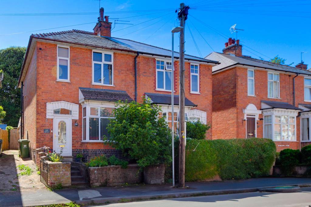 Victoria Avenue, Worcester, WR5 1ED 3 bed semi-detached house - £290,000