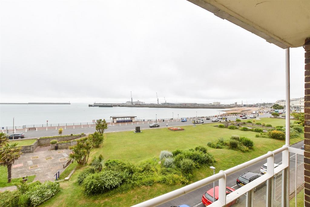 The Gateway, Dover, Kent 2 bed apartment for sale - £240,000