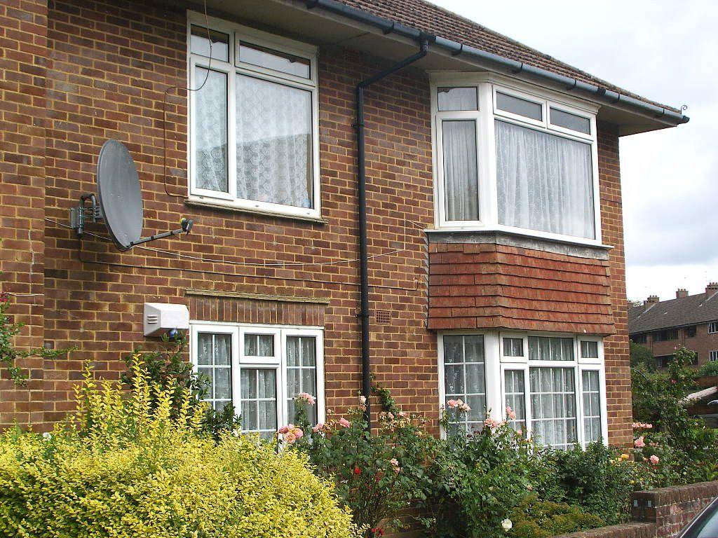 Shenden Close, Sevenoaks, TN13 1PQ 3 bed flat - £1,700 pcm (£392 pw)