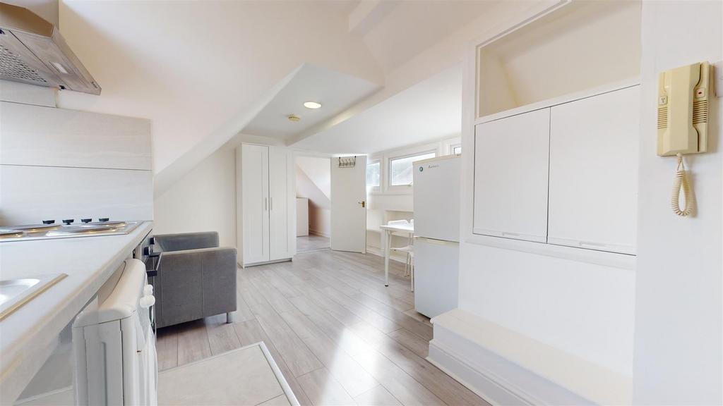 Heathfield Park, Willesden Green NW2 1 bed flat to rent - £1,510 pcm (£ ...