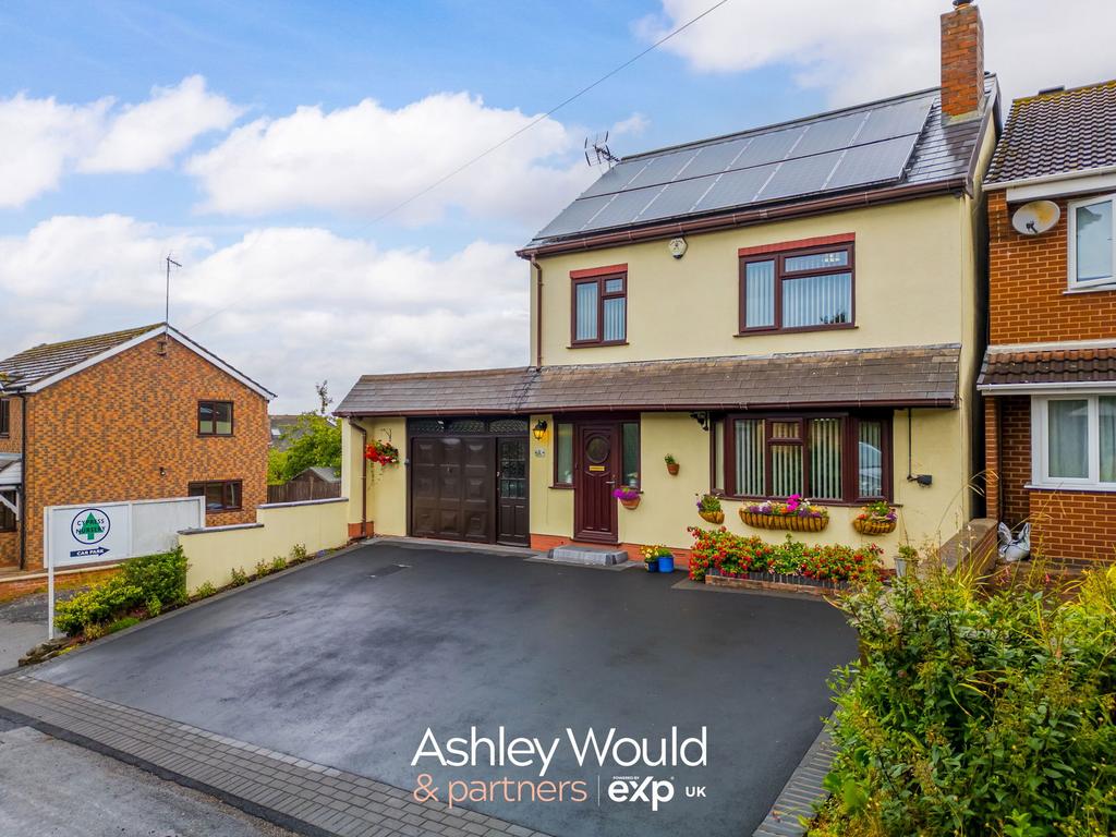 Yew Tree Lane, Rowley Regis B65 3 bed detached house for sale - £350,000