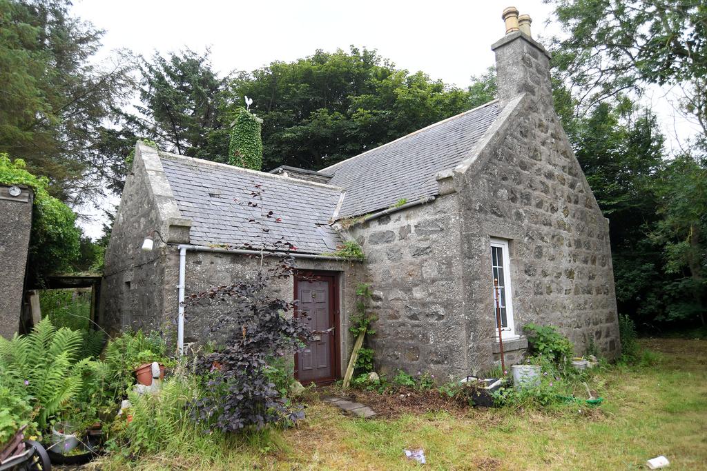 Lonmay AB43 3 bed detached house - £115,000