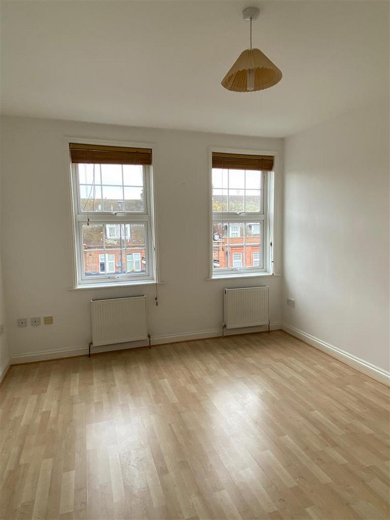 Bridge Street, Pinner HA5 1 bed apartment - £1,300 pcm (£300 pw)