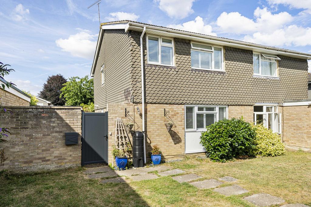 Thames Mead, Crowmarsh Gifford, OX10 3 bed semi-detached house for sale ...