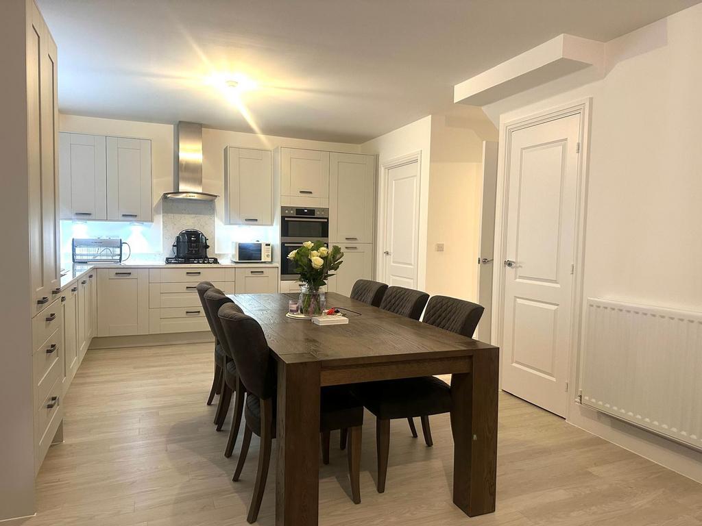 Dixon Link, Basildon, Essex, SS16 1 bed detached house to rent - £950 ...
